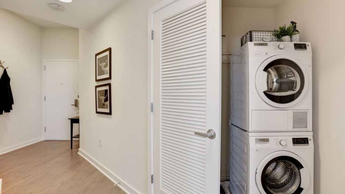 225 North Calvert Street - 225 N Calvert St, Baltimore, MD 21202