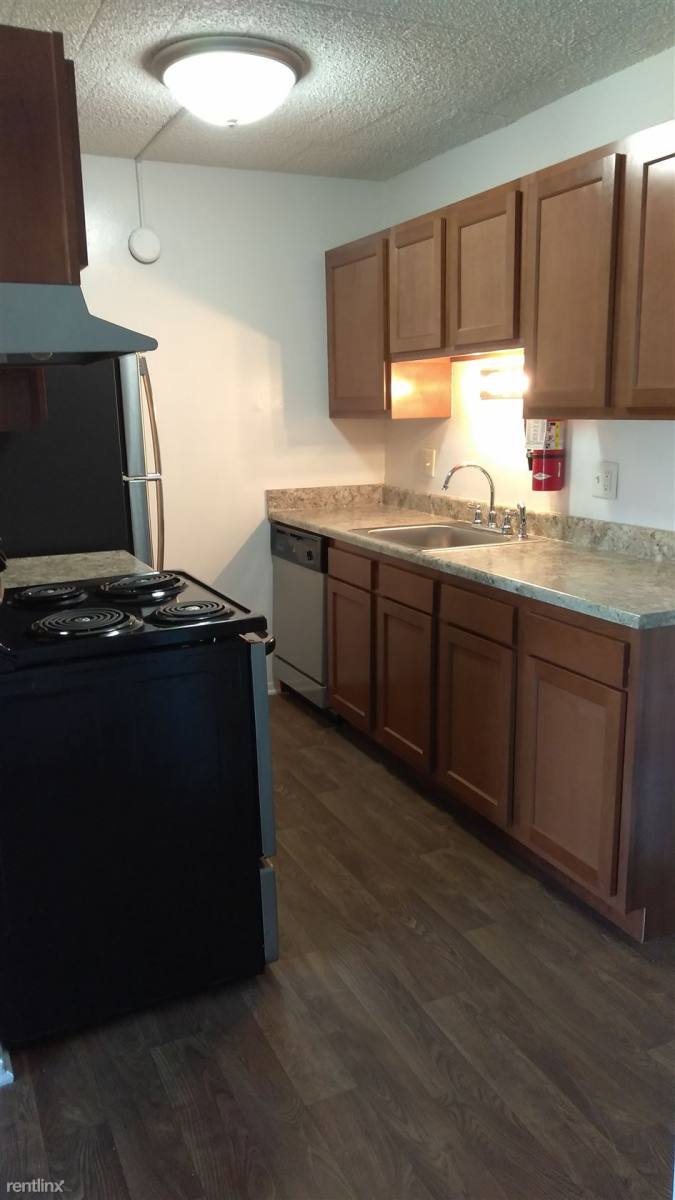 Park Place - 540 E 13 Mile Rd, Madison Heights, MI 48071