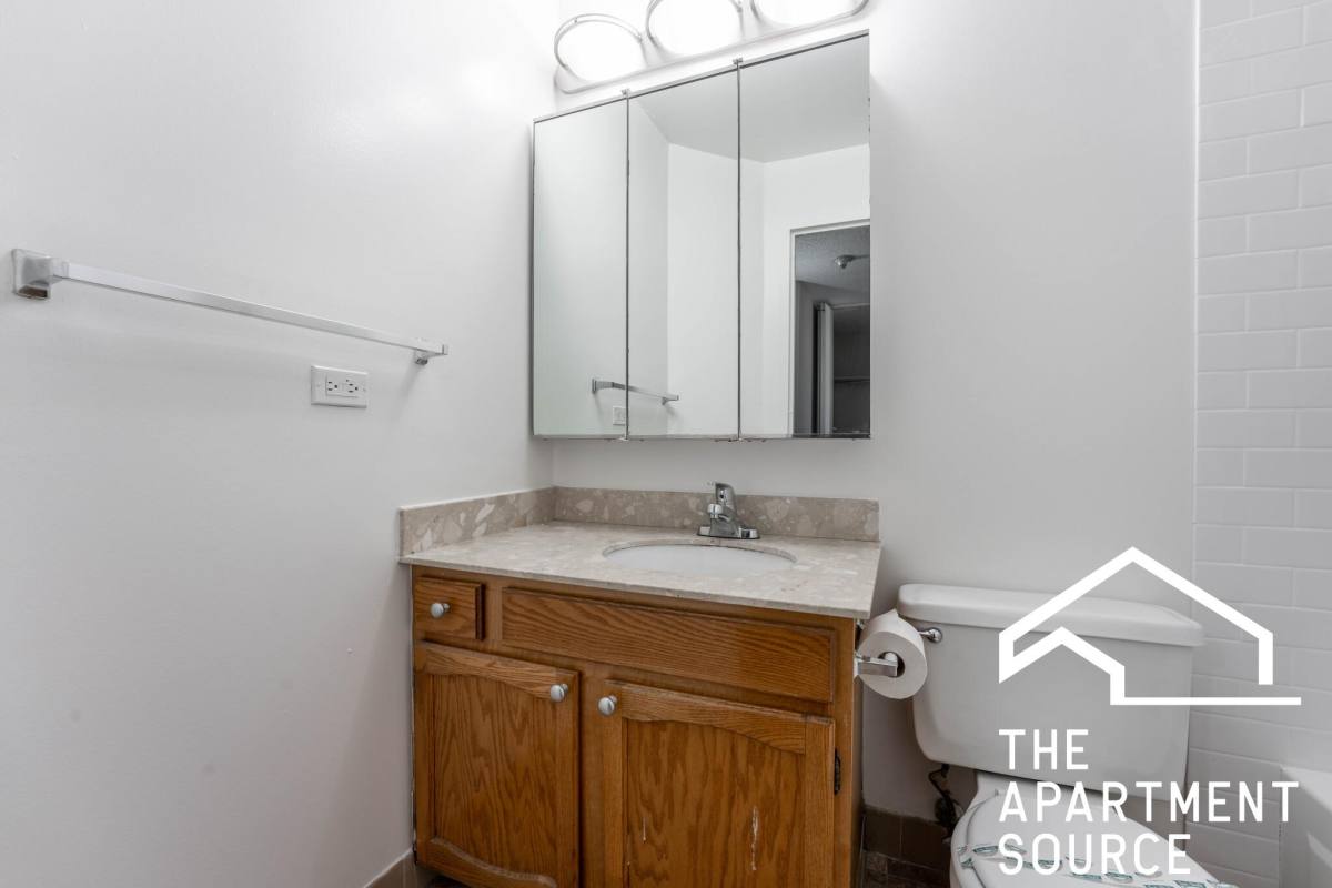 100 W Chestnut St #2210, Chicago, IL 60610 | RentalSource