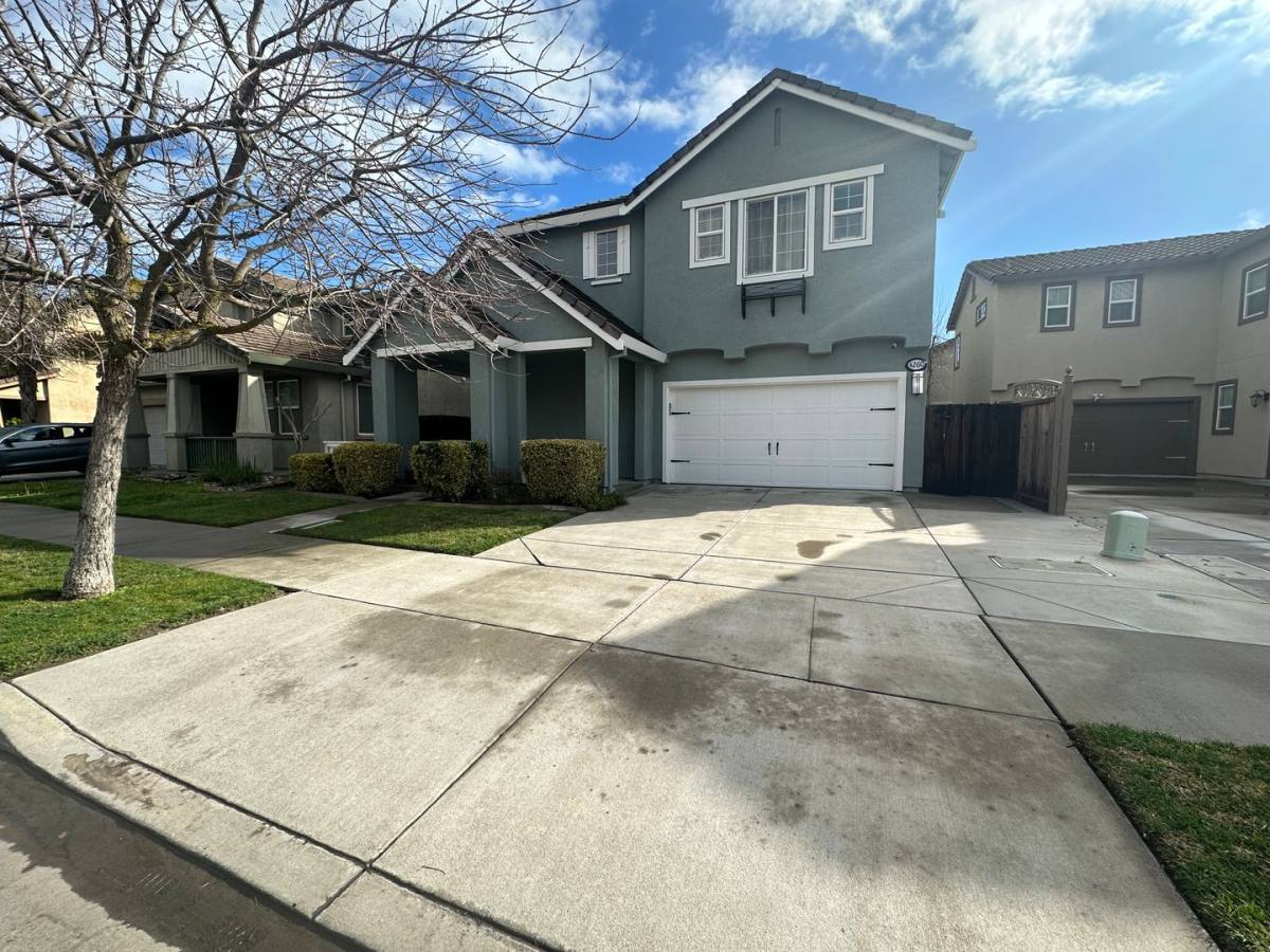 4260 Colorado Ave, Turlock, CA 95382 - $2,600 | RentalSource